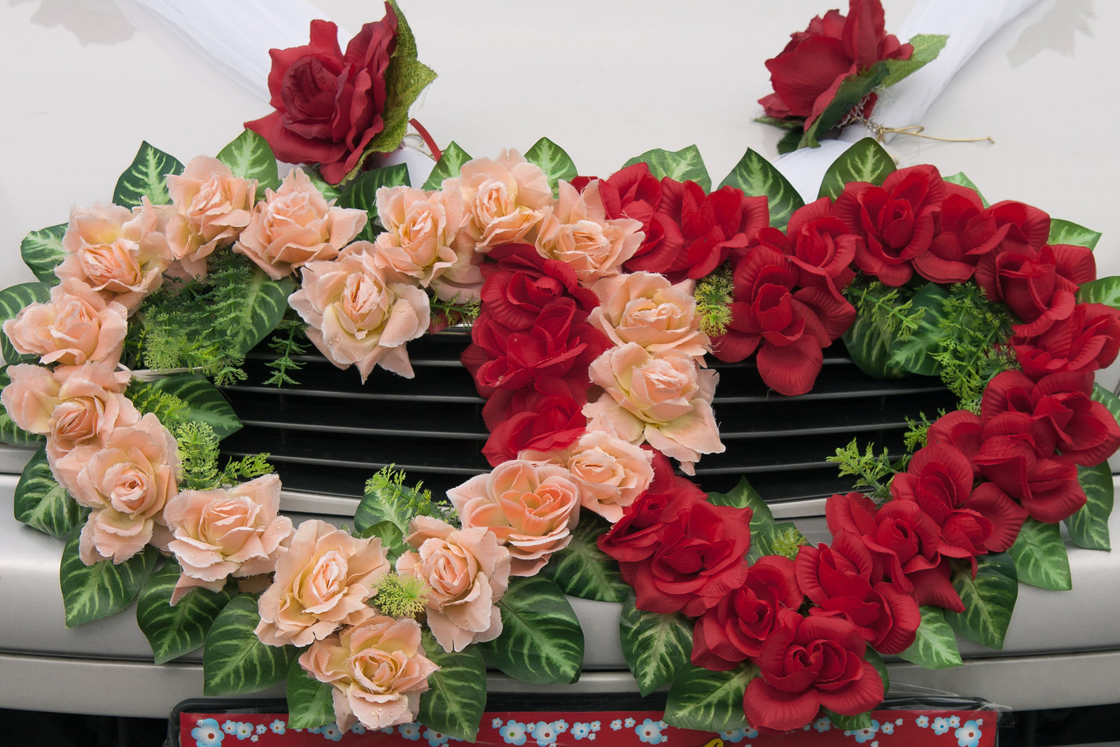 What Are The Best Wedding Car Decoration Flowers? | OFFICIAL